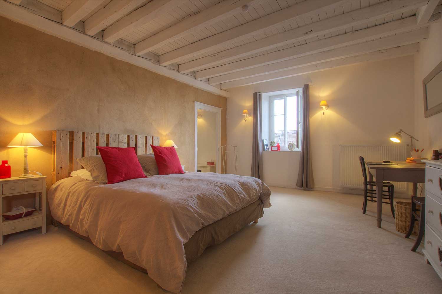 Maison d'hôtes à vendre aux portes de Genève (Collonges, Ain)